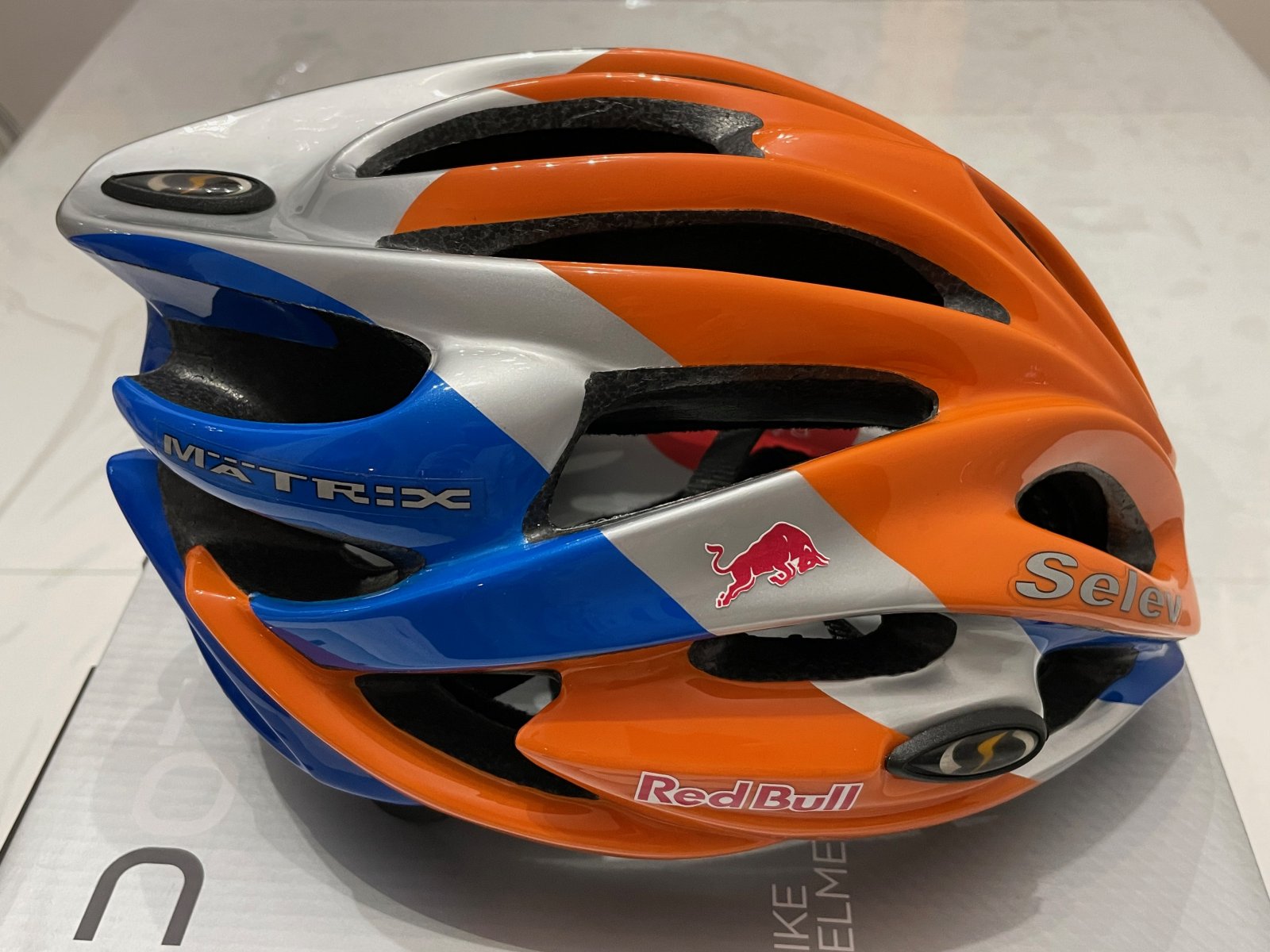 Casco Selev Matrix Team Red Bull | BDC MAG